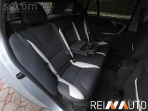 Pelēks Volvo V60 2012 Rīga, ar dzinēja tilpumu 2.00 L un nobraukumu 390 tūkst. km par 6350 €, foto 15 vietnē AUTOMOTO.COM.LV