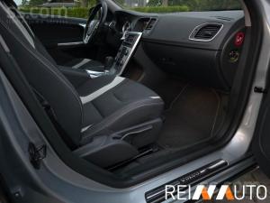 Pelēks Volvo V60 2012 Rīga, ar dzinēja tilpumu 2.00 L un nobraukumu 390 tūkst. km par 6350 €, foto 18 vietnē AUTOMOTO.COM.LV
