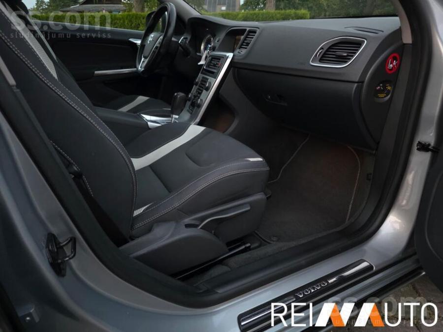 Pelēks Volvo V60 2012 Rīga, ar dzinēja tilpumu 2.00 L un nobraukumu 390 tūkst. km par 6350 €, foto 18 vietnē AUTOMOTO.COM.LV