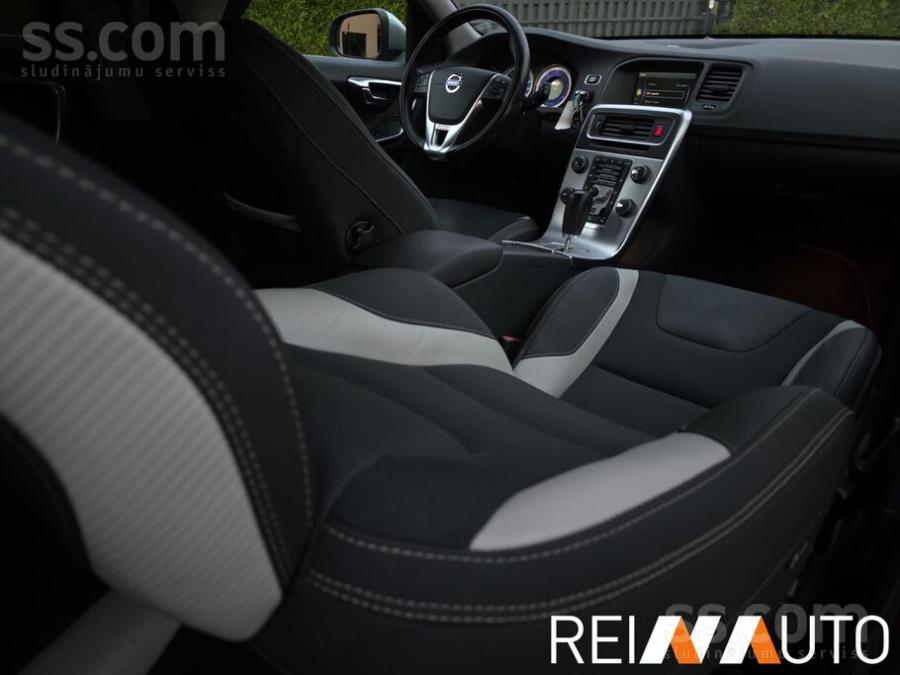 Pelēks Volvo V60 2012 Rīga, ar dzinēja tilpumu 2.00 L un nobraukumu 390 tūkst. km par 6350 €, foto 20 vietnē AUTOMOTO.COM.LV