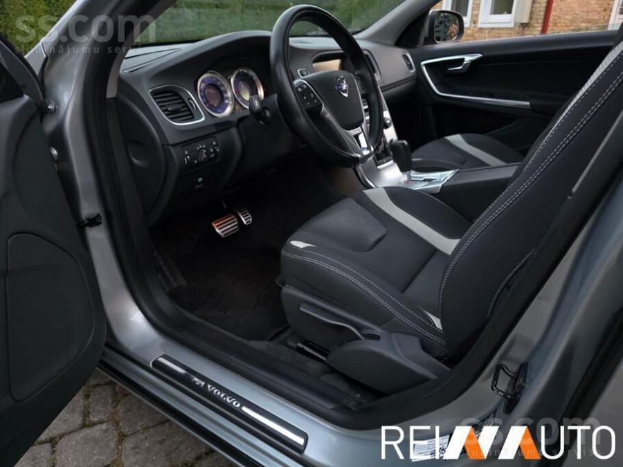 Pelēks Volvo V60 2012 Rīga, ar dzinēja tilpumu 2.00 L un nobraukumu 390 tūkst. km par 6350 €, foto 22 vietnē AUTOMOTO.COM.LV
