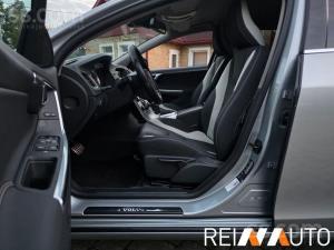 Pelēks Volvo V60 2012 Rīga, ar dzinēja tilpumu 2.00 L un nobraukumu 390 tūkst. km par 6350 €, foto 23 vietnē AUTOMOTO.COM.LV