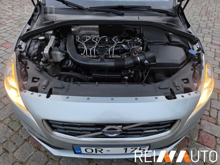 Pelēks Volvo V60 2012 Rīga, ar dzinēja tilpumu 2.00 L un nobraukumu 390 tūkst. km par 6350 €, foto 29 vietnē AUTOMOTO.COM.LV