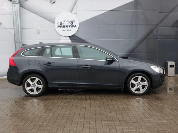 Grey Volvo V60 2012 in Ramuciai, with an engine capacity of 1.60 L and mileage of 219 thousand km for 5450 €, photo 5 on AUTOMOTO.COM.LV