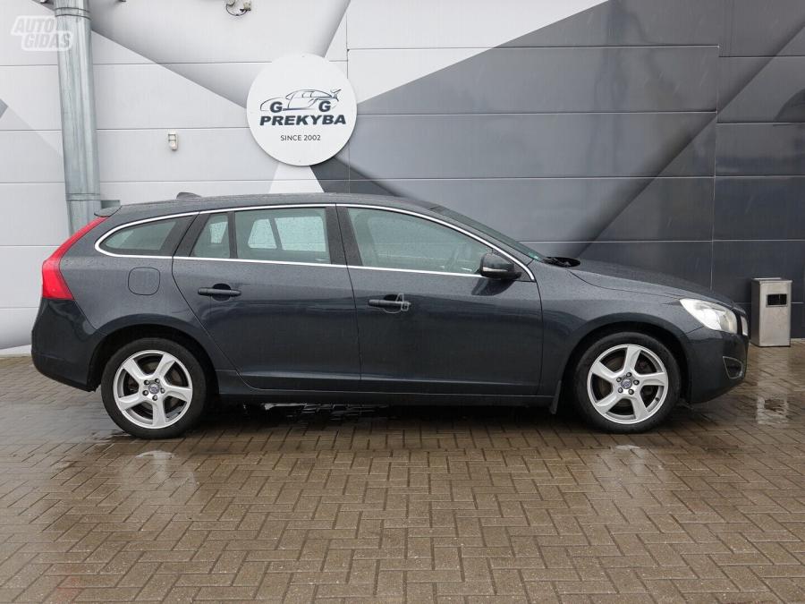 Grey Volvo V60 2012 in Ramuciai, with an engine capacity of 1.60 L and mileage of 219 thousand km for 5450 €, photo 5 on AUTOMOTO.COM.LV