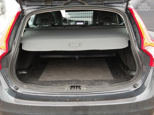 Grey Volvo V60 2012 in Ramuciai, with an engine capacity of 1.60 L and mileage of 219 thousand km for 5450 €, photo 11 on AUTOMOTO.COM.LV