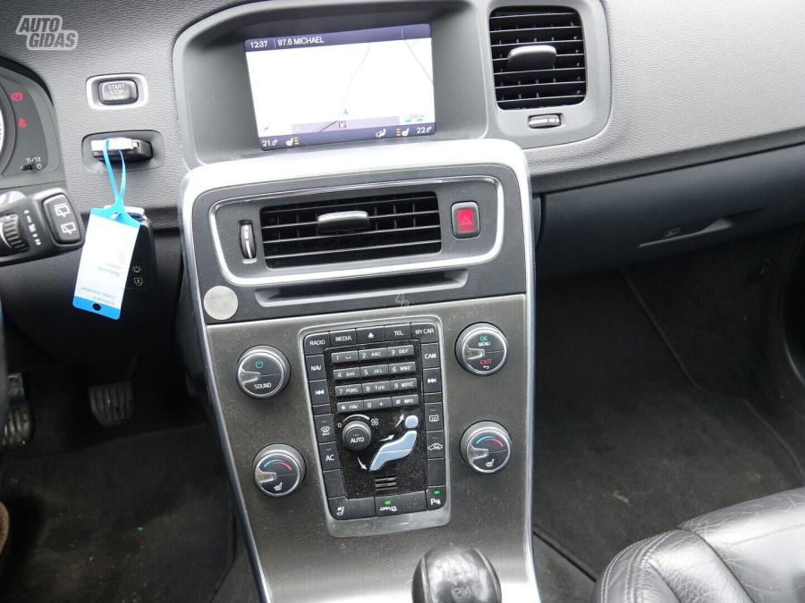 Grey Volvo V60 2012 in Ramuciai, with an engine capacity of 1.60 L and mileage of 219 thousand km for 5450 €, photo 15 on AUTOMOTO.COM.LV