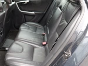 Grey Volvo V60 2012 in Ramuciai, with an engine capacity of 1.60 L and mileage of 219 thousand km for 5450 €, photo 18 on AUTOMOTO.COM.LV