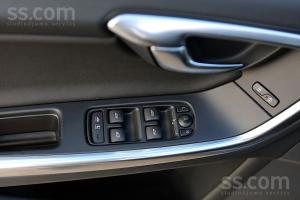 Pelēks Volvo V60 2012 Tukums, ar dzinēja tilpumu 2.00 L un nobraukumu 273 tūkst. km par 6790 €, foto 11 vietnē AUTOMOTO.COM.LV