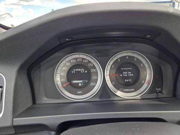 Grey Volvo V60 2012 in Marijampole, with an engine capacity of 1.60 L and mileage of 217 thousand km for 3350 €, photo 8 on AUTOMOTO.COM.LV