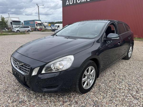 Grey Volvo V60 2012 in Vilnius, with an engine capacity of 2.40 L and mileage of 219 thousand km for 5950 €, photo 1 on AUTOMOTO.COM.LV