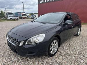 Pelēks Volvo V60 2012 Viļņa, ar dzinēja tilpumu 2.40 L un nobraukumu 219 tūkst. km par 5950 €, foto 1 vietnē AUTOMOTO.COM.LV