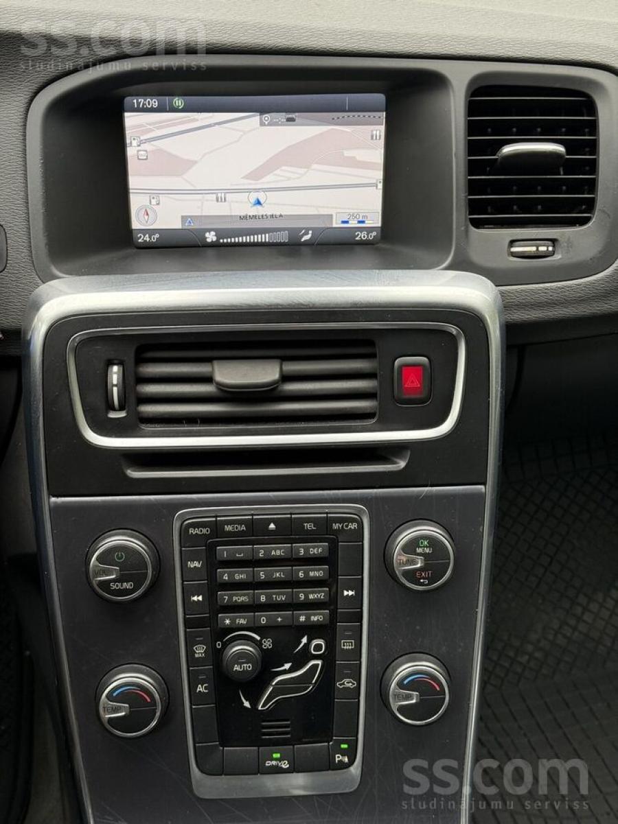 Pelēks Volvo V60 2012 Rīga, ar dzinēja tilpumu 2.00 L un nobraukumu 0 tūkst. km par 4200 €, foto 11 vietnē AUTOMOTO.COM.LV