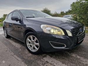 Pelēks Volvo V60 2012 Viļņa, ar dzinēja tilpumu 2.40 L un nobraukumu 213 tūkst. km par 6999 €, foto 8 vietnē AUTOMOTO.COM.LV