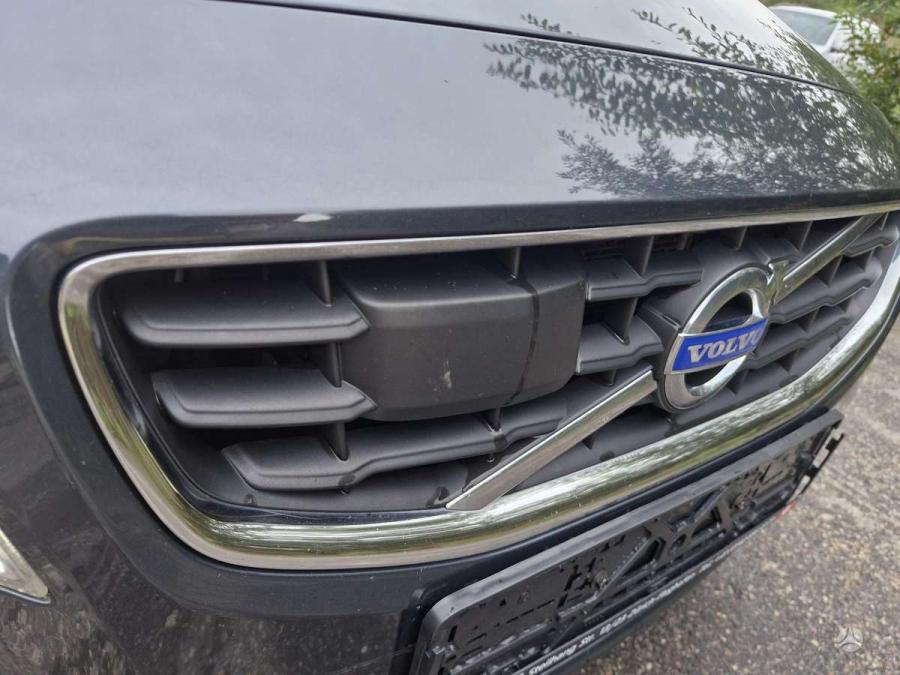 Pelēks Volvo V60 2012 Viļņa, ar dzinēja tilpumu 2.40 L un nobraukumu 213 tūkst. km par 6999 €, foto 10 vietnē AUTOMOTO.COM.LV