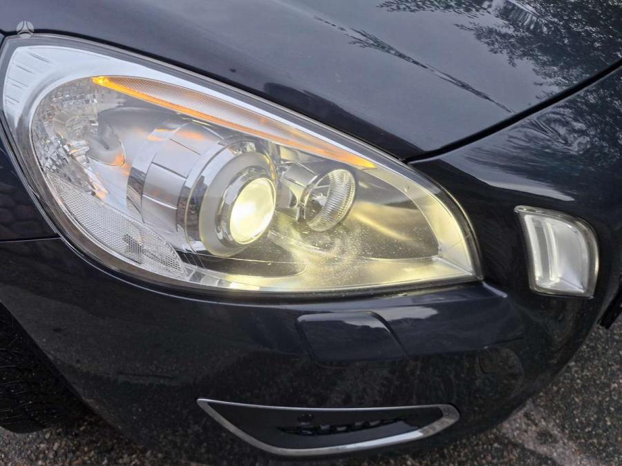 Pelēks Volvo V60 2012 Viļņa, ar dzinēja tilpumu 2.40 L un nobraukumu 213 tūkst. km par 6999 €, foto 12 vietnē AUTOMOTO.COM.LV