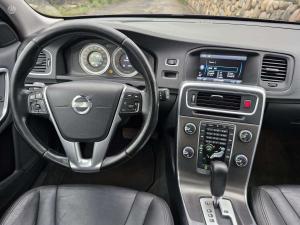 Pelēks Volvo V60 2012 Viļņa, ar dzinēja tilpumu 2.40 L un nobraukumu 213 tūkst. km par 6999 €, foto 17 vietnē AUTOMOTO.COM.LV
