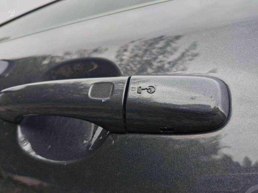 Pelēks Volvo V60 2012 Viļņa, ar dzinēja tilpumu 2.40 L un nobraukumu 213 tūkst. km par 6999 €, foto 24 vietnē AUTOMOTO.COM.LV