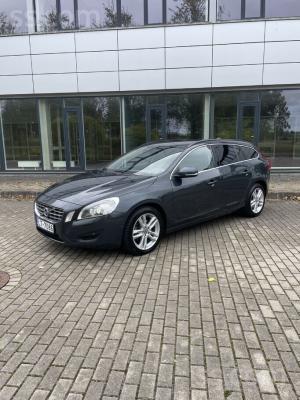 Grey Volvo V60 2012 in Tukums, with an engine capacity of 2.00 L and mileage of 244 thousand km for 4600 €, photo  on AUTOMOTO.COM.LV
