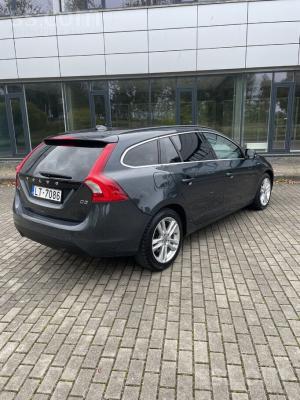 Grey Volvo V60 2012 in Tukums, with an engine capacity of 2.00 L and mileage of 244 thousand km for 4600 €, photo 3 on AUTOMOTO.COM.LV