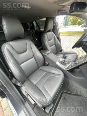 Grey Volvo V60 2012 in Tukums, with an engine capacity of 2.00 L and mileage of 244 thousand km for 4600 €, photo 10 on AUTOMOTO.COM.LV