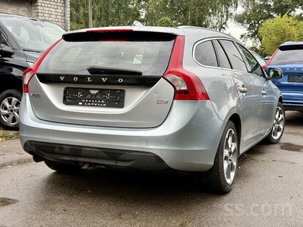 Volvo V60 2012 in Riga on AUTOMOTO.COM.LV Grey Volvo V60 2012 in Riga, with an engine capacity of 2.00 L and mileage of 0 thousand km for 4200 €, photo 5 on AUTOMOTO.COM.LV