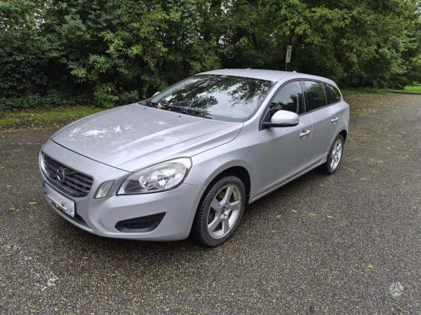 Pelēks Volvo V60 2012 Viļņa, ar dzinēja tilpumu 1.56 L un nobraukumu 215 tūkst. km par 4700 €, foto 1 vietnē AUTOMOTO.COM.LV