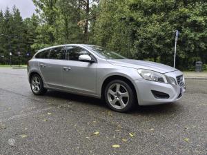Pelēks Volvo V60 2012 Viļņa, ar dzinēja tilpumu 1.56 L un nobraukumu 215 tūkst. km par 4700 €, foto 13 vietnē AUTOMOTO.COM.LV
