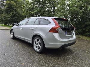 Pelēks Volvo V60 2012 Viļņa, ar dzinēja tilpumu 1.56 L un nobraukumu 215 tūkst. km par 4700 €, foto 16 vietnē AUTOMOTO.COM.LV