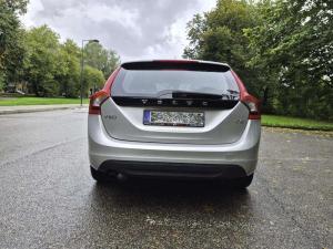 Pelēks Volvo V60 2012 Viļņa, ar dzinēja tilpumu 1.56 L un nobraukumu 215 tūkst. km par 4700 €, foto 17 vietnē AUTOMOTO.COM.LV