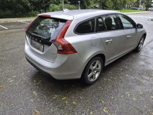 Pelēks Volvo V60 2012 Viļņa, ar dzinēja tilpumu 1.56 L un nobraukumu 215 tūkst. km par 4700 €, foto 18 vietnē AUTOMOTO.COM.LV