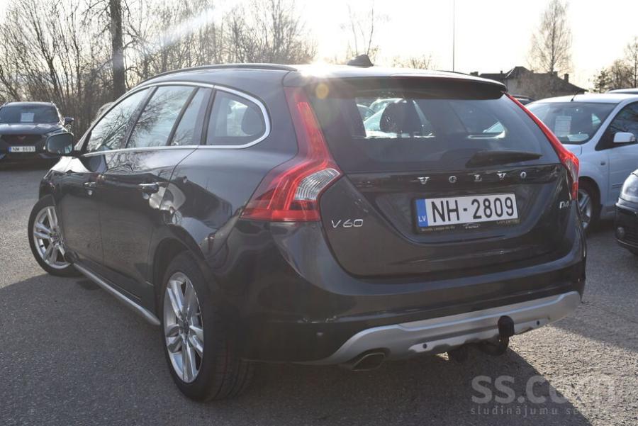 Pelēks Volvo V60 2013 Kuldīga, ar dzinēja tilpumu 2.00 L un nobraukumu 0 tūkst. km par 6990 €, foto 3 vietnē AUTOMOTO.COM.LV
