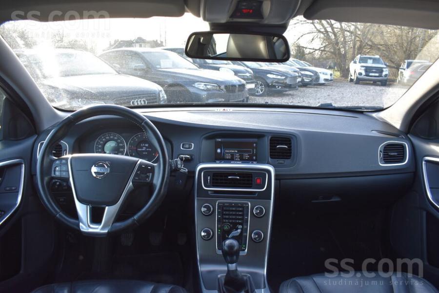 Pelēks Volvo V60 2013 Kuldīga, ar dzinēja tilpumu 2.00 L un nobraukumu 0 tūkst. km par 6990 €, foto 20 vietnē AUTOMOTO.COM.LV