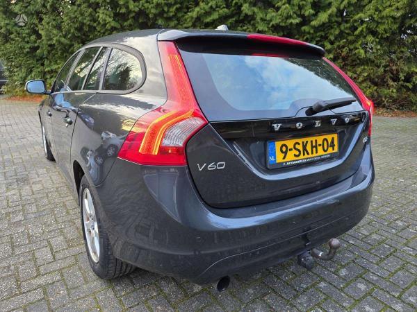 Grey Volvo V60 2013 in Vilnius, with an engine capacity of 1.56 L and mileage of 258 thousand km for 5700 €, photo 2 on AUTOMOTO.COM.LV