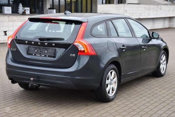 Grey Volvo V60 2013 in Vilnius, with an engine capacity of 1.56 L and mileage of 247 thousand km for 5700 €, photo 2 on AUTOMOTO.COM.LV