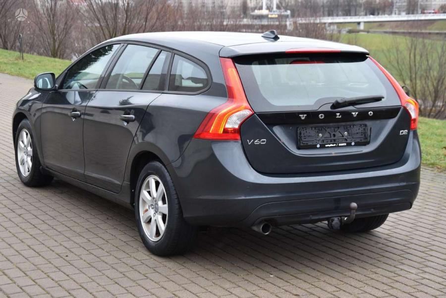 Pelēks Volvo V60 2013 Viļņa, ar dzinēja tilpumu 1.56 L un nobraukumu 247 tūkst. km par 5700 €, foto 7 vietnē AUTOMOTO.COM.LV