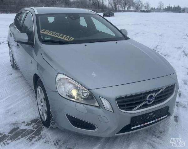 Grey Volvo V60 2013 in Marijampole, with an engine capacity of 1.60 L and mileage of 258 thousand km for 6350 €, photo 2 on AUTOMOTO.COM.LV