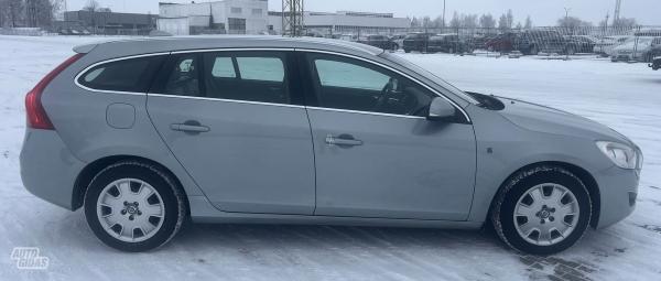 Grey Volvo V60 2013 in Marijampole, with an engine capacity of 1.60 L and mileage of 258 thousand km for 6350 €, photo 3 on AUTOMOTO.COM.LV
