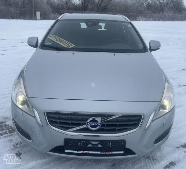 Grey Volvo V60 2013 in Marijampole, with an engine capacity of 1.60 L and mileage of 258 thousand km for 6350 €, photo 5 on AUTOMOTO.COM.LV