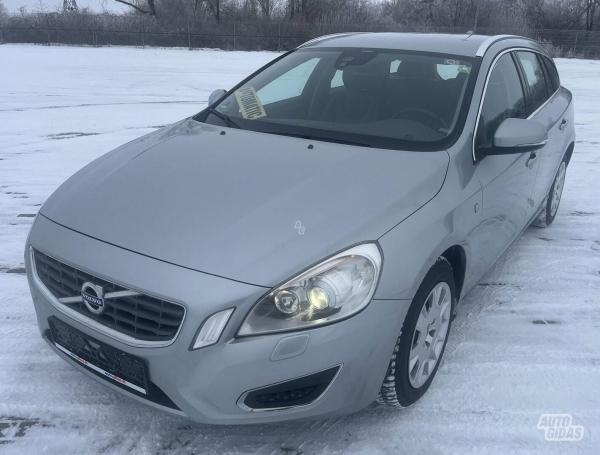 Grey Volvo V60 2013 in Marijampole, with an engine capacity of 1.60 L and mileage of 258 thousand km for 6350 €, photo 7 on AUTOMOTO.COM.LV