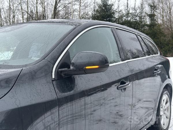 Pelēks Volvo V60 2013 Jelgava, ar dzinēja tilpumu 1.60 L un nobraukumu 283 tūkst. km par 7990 €, foto 5 vietnē AUTOMOTO.COM.LV