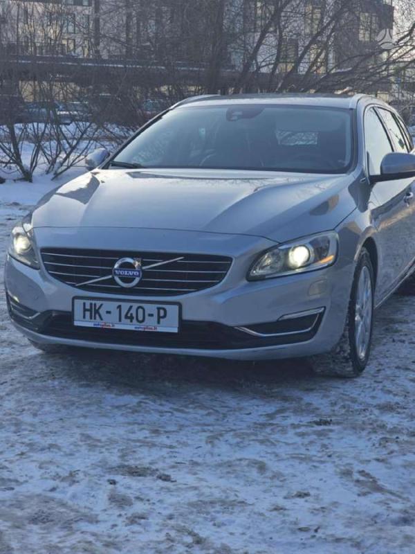 Grey Volvo V60 2013 in Kaunas, with an engine capacity of 2.40 L and mileage of 233 thousand km for 7900 €, photo 5 on AUTOMOTO.COM.LV