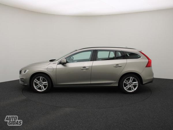 Pelēks Volvo V60 2013 Viļņa, ar dzinēja tilpumu 2.40 L un nobraukumu 212 tūkst. km par 9499 €, foto 6 vietnē AUTOMOTO.COM.LV