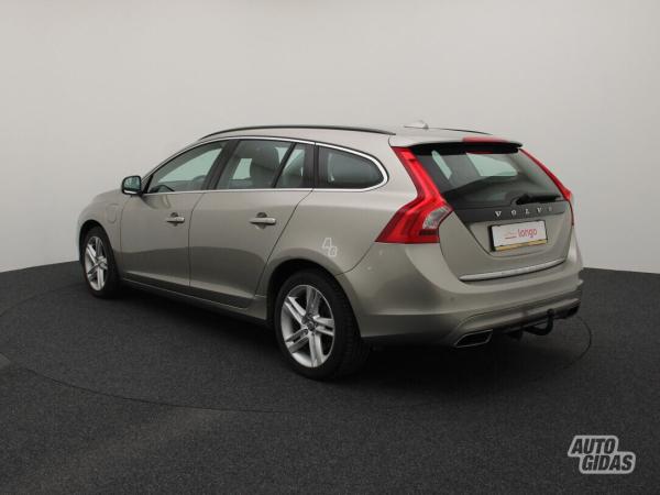 Pelēks Volvo V60 2013 Viļņa, ar dzinēja tilpumu 2.40 L un nobraukumu 212 tūkst. km par 9499 €, foto 7 vietnē AUTOMOTO.COM.LV