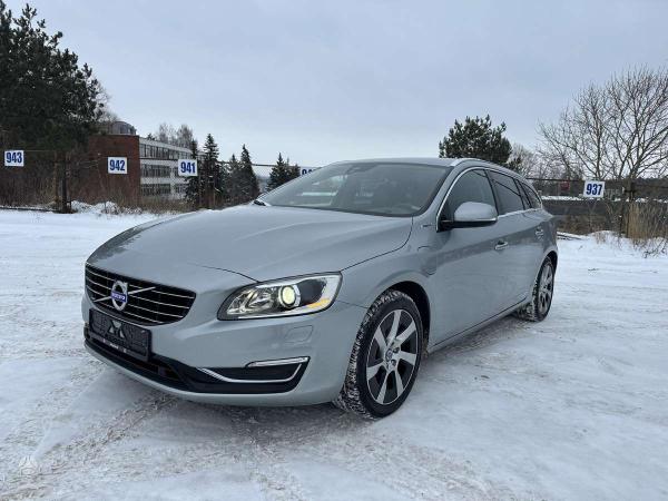 Grey Volvo V60 2013 in Alytus, with an engine capacity of 2.40 L and mileage of 295 thousand km for 6950 €, photo 1 on AUTOMOTO.COM.LV