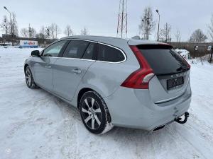 Grey Volvo V60 2013 in Alytus, with an engine capacity of 2.40 L and mileage of 295 thousand km for 6950 €, photo 6 on AUTOMOTO.COM.LV