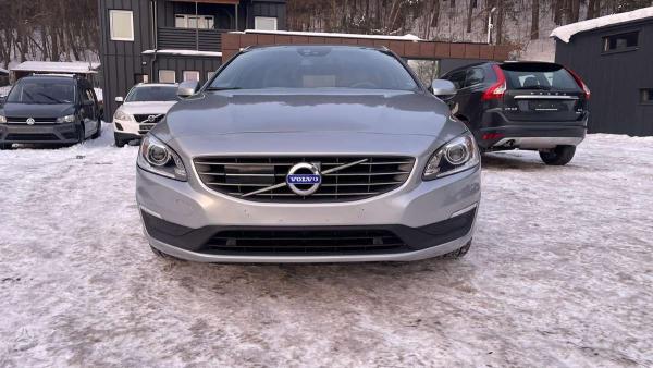 Grey Volvo V60 2013 in Kaunas, with an engine capacity of 2.40 L and mileage of 150 thousand km for 9300 €, photo 2 on AUTOMOTO.COM.LV