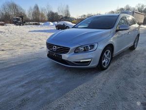 Pelēks Volvo V60 2013 Tauragė, ar dzinēja tilpumu 1.98 L un nobraukumu 260 tūkst. km par 6400 €, foto 3 vietnē AUTOMOTO.COM.LV