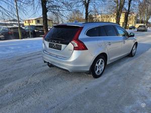 Pelēks Volvo V60 2013 Tauragė, ar dzinēja tilpumu 1.98 L un nobraukumu 260 tūkst. km par 6400 €, foto 4 vietnē AUTOMOTO.COM.LV
