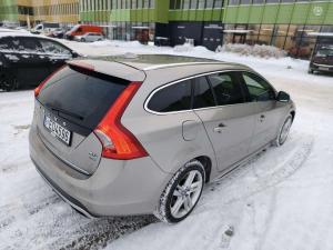 Grey Volvo V60 2013 in Vilnius, with an engine capacity of 2.40 L and mileage of 290 thousand km for 7800 €, photo 4 on AUTOMOTO.COM.LV